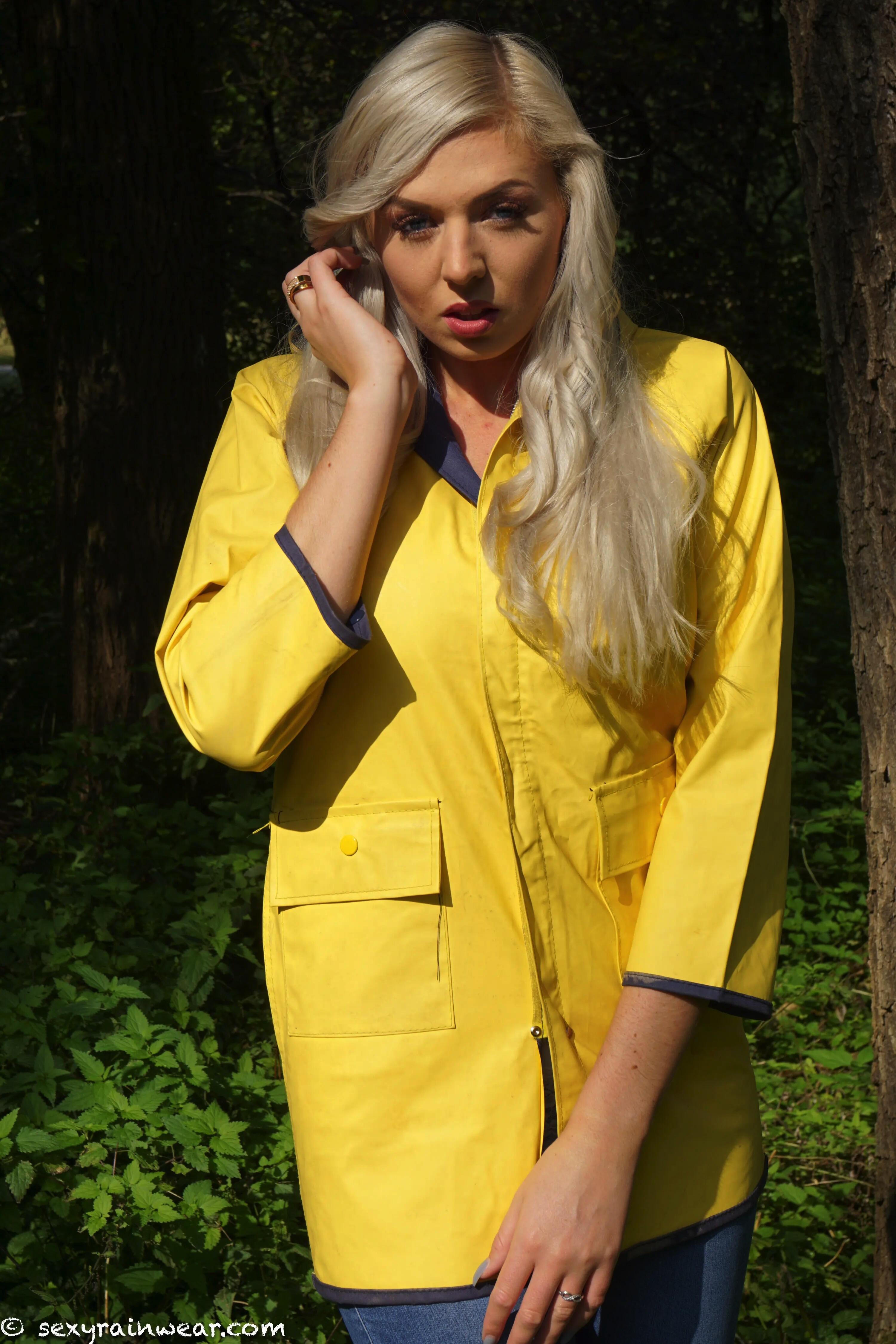 SEXYRAINWEAR.online | Friesennerz Hotness (70 pics)