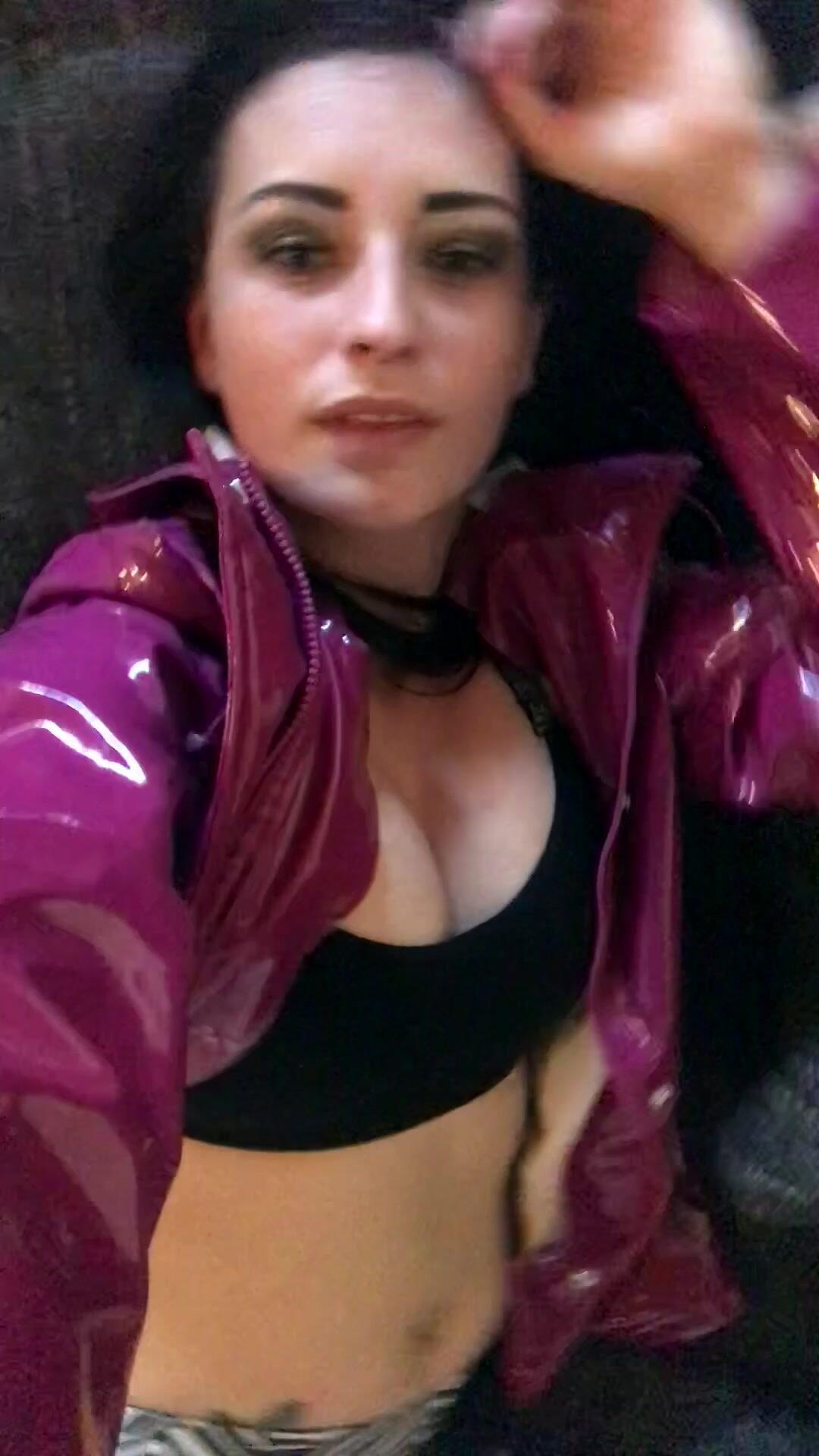 SEXYRAINWEAR.online | Shiny intimate rainwear